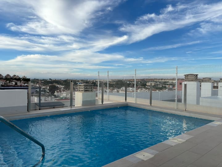 Apartment With Rooftop Pool - Torrevieja