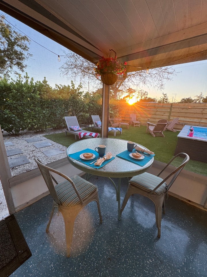 Venice Island Villa/ Walk To Beach/ Swimspa-pool - Venice Beach, FL