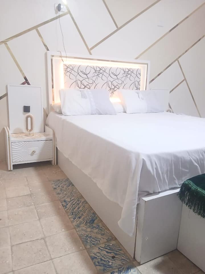 Tut Pyramids Apartment & Tours - 吉薩