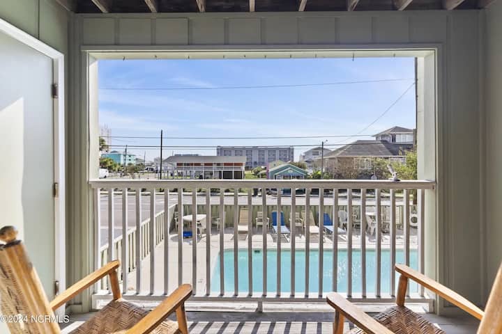 Sandy Cheeks Condo - Carolina Beach, NC