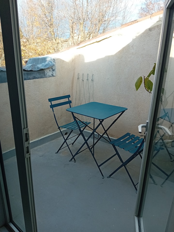 Studio Avec Terrasse - Miramas