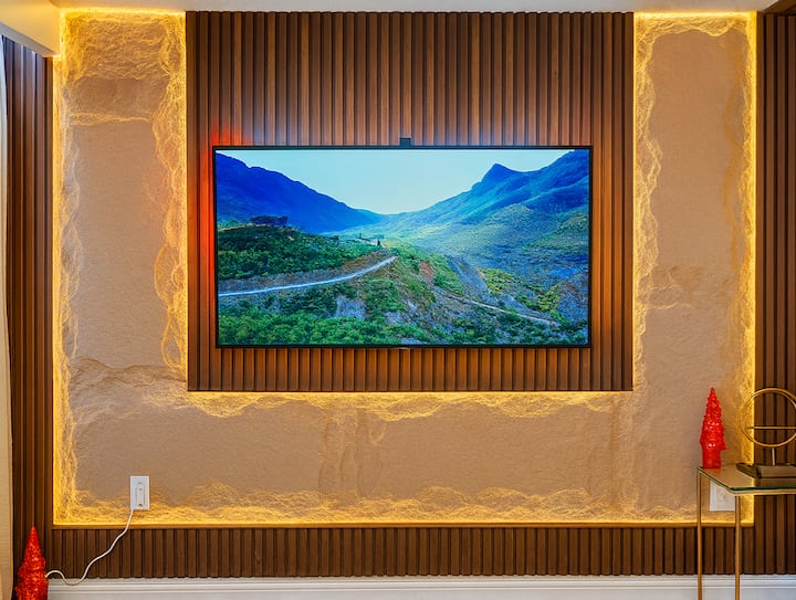 Luxury 3br Near Pearson Airport | Free Parking - Toronto