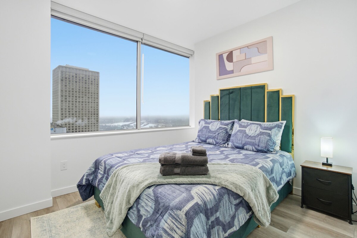 Clean & Cozy Suite, 5 Min To Rogers, Gym + Parking - Apartments for ...