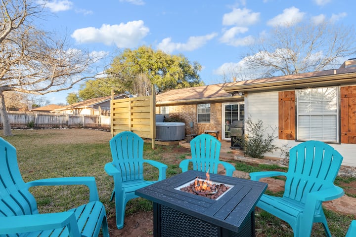 Spacious  Hot Tub  Fenced Yard  Near Wineries - Fredericksburg, TX