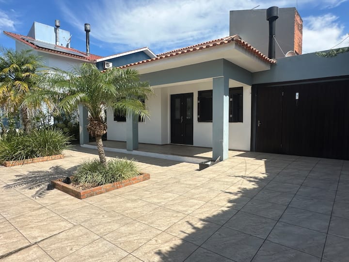 Belíssima Casa No Laranjal! Cond. Boungainville! - Pelotas