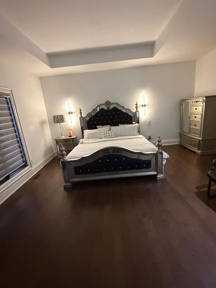 Modern Hamptons-style Estate In Scenic Solina - Bowmanville