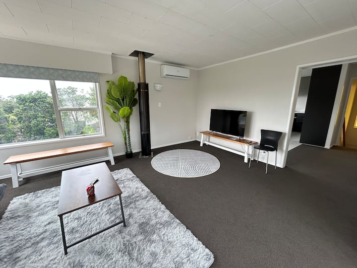 Onewa Road House Near Cbd - Auckland