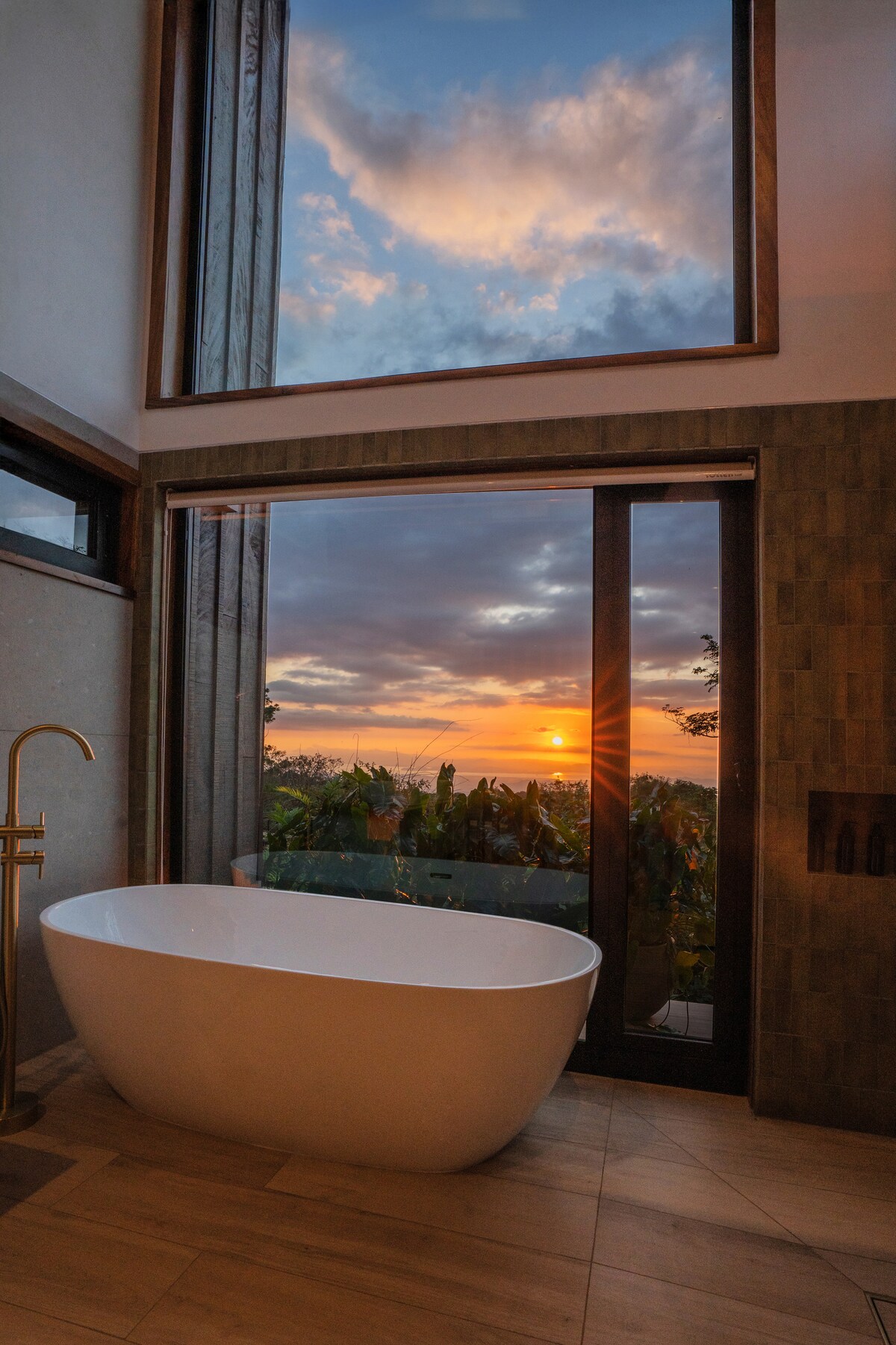 Casa de campo romántica con jacuzzi - Monterico - Cabañas en renta en ...