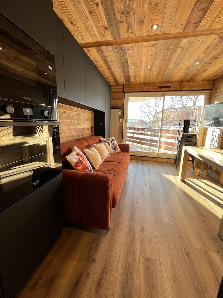 Apt Neuf• Skis Aux Pieds •Ambiance Chalet•garage - Oz-en-Oisans