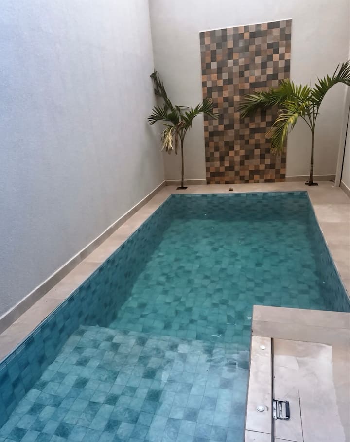 Sobrado Pé Direito Duplo Com Pscina - Anápolis