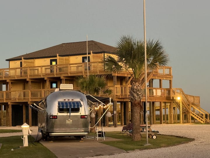 The Breeze Beachfront Resort - Surfside Beach, TX