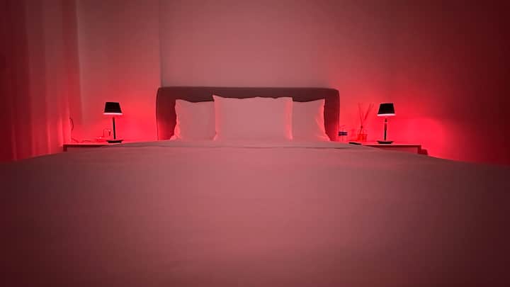 New 1br L Netflix L Philip Hue Smart Light-salmiya - الكويت‎