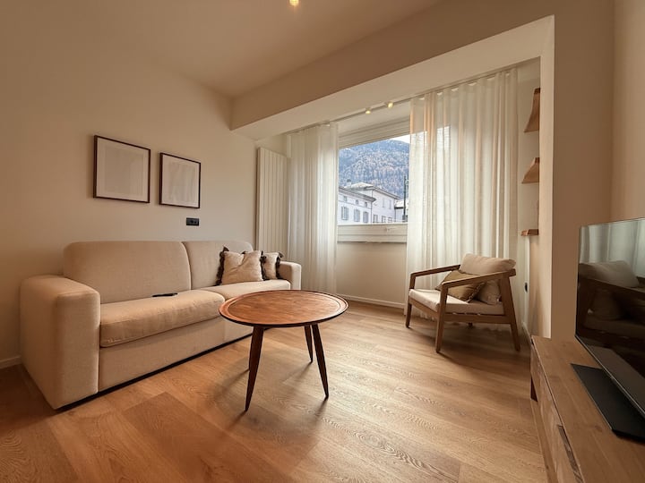 Finestra Alpina · Centro Tirano, Vicino Stazione - Tirano