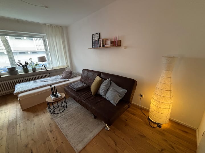 Zentrales Möbliertes Studio Apartment In Schwabing - Karlsfeld