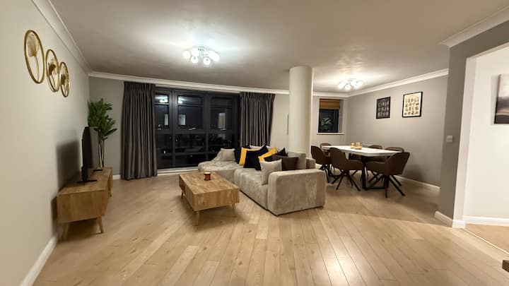 2br City Penthouse • Secure Ug Parking • Sleeps 6 - Reading