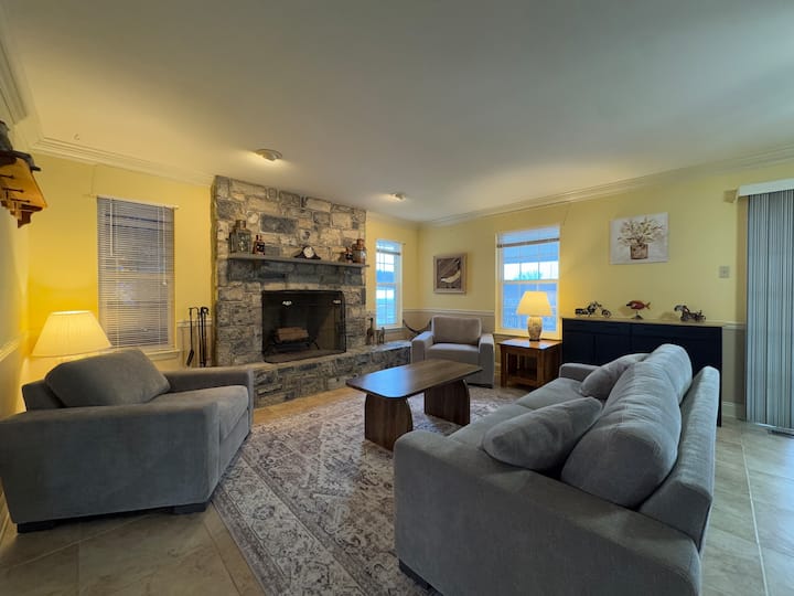 Peaceful 5br Farm Stay • Pool, Pond & Sunsets - Hamburg, PA