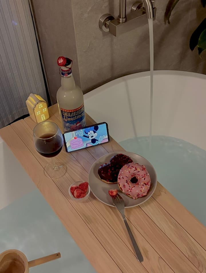 [602호]광안리해변3분,지하철역6분, 짐보관가능, 침실1개, 침대1개, 소파베드1개 - Busan