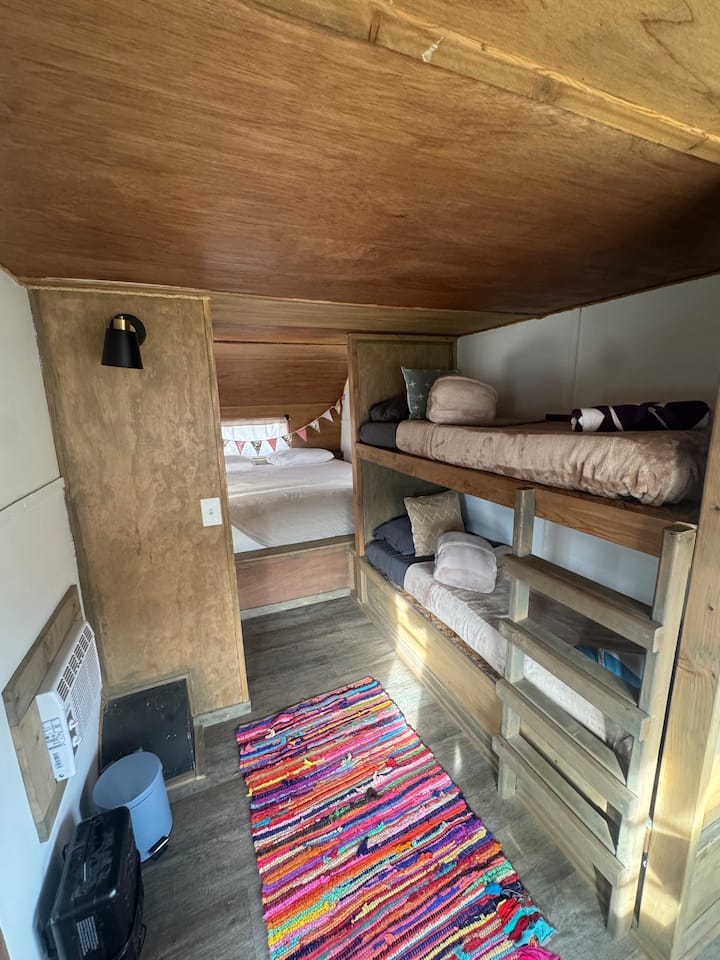 Lucy Retro Camper Rental (1 King 2 Twins) - Lava Hot Springs, ID