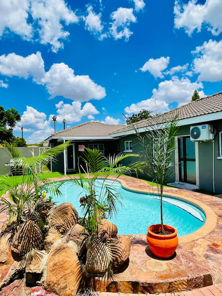 Que Self Catering Apartments - Block7 - Gaborone