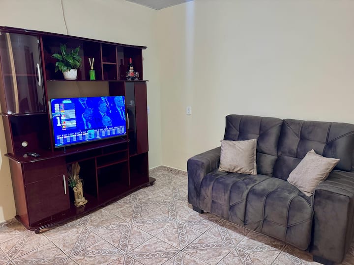 Casa C/ 3 Quartos, Wi-fi, Garagem E Churrasqueira - Goiânia