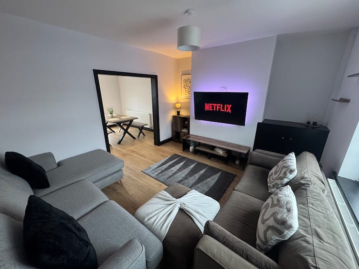 3br Contractor/family Home In Liverpool - Liverpool