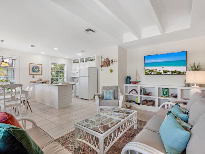 Jasmine, Relax At The Beach Or The Cottage - North Captiva Island, FL