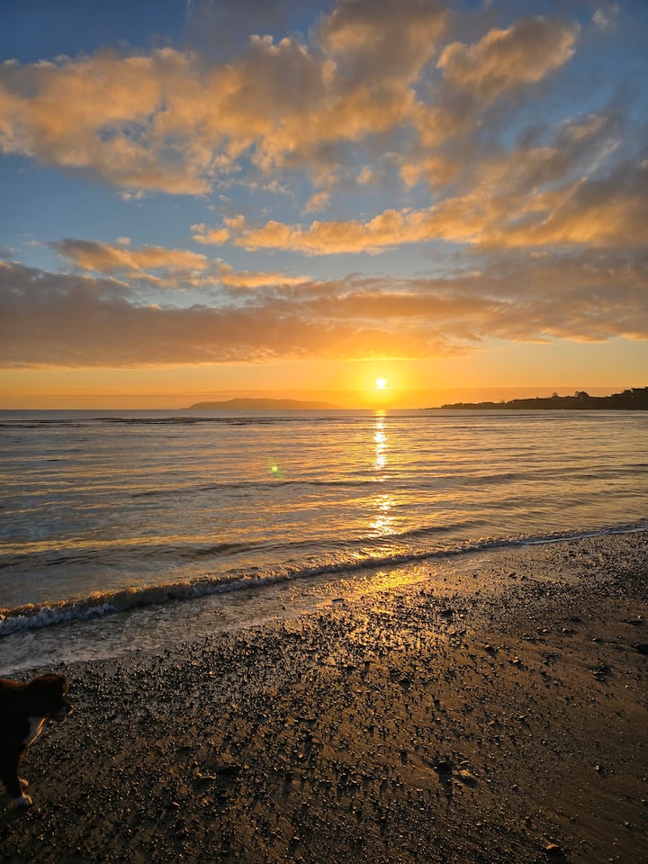 Draíocht Na Mara,
Cosy Cabin By The Sea - Malahide