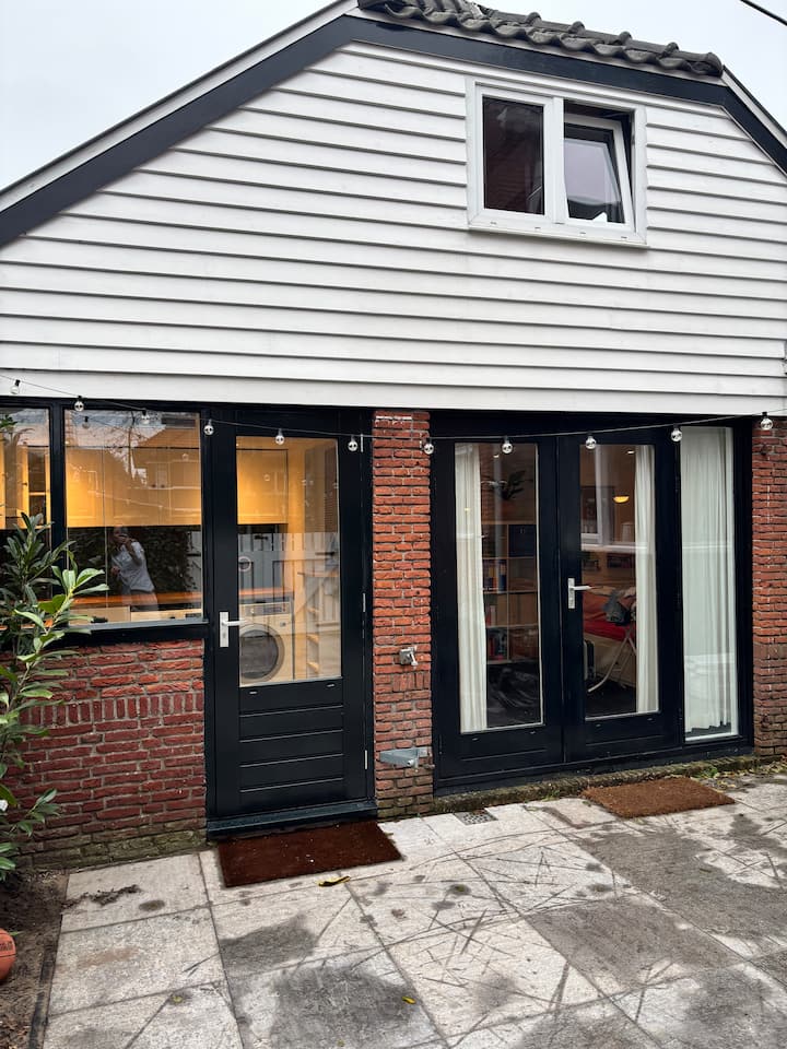 The Cottage - South Holland