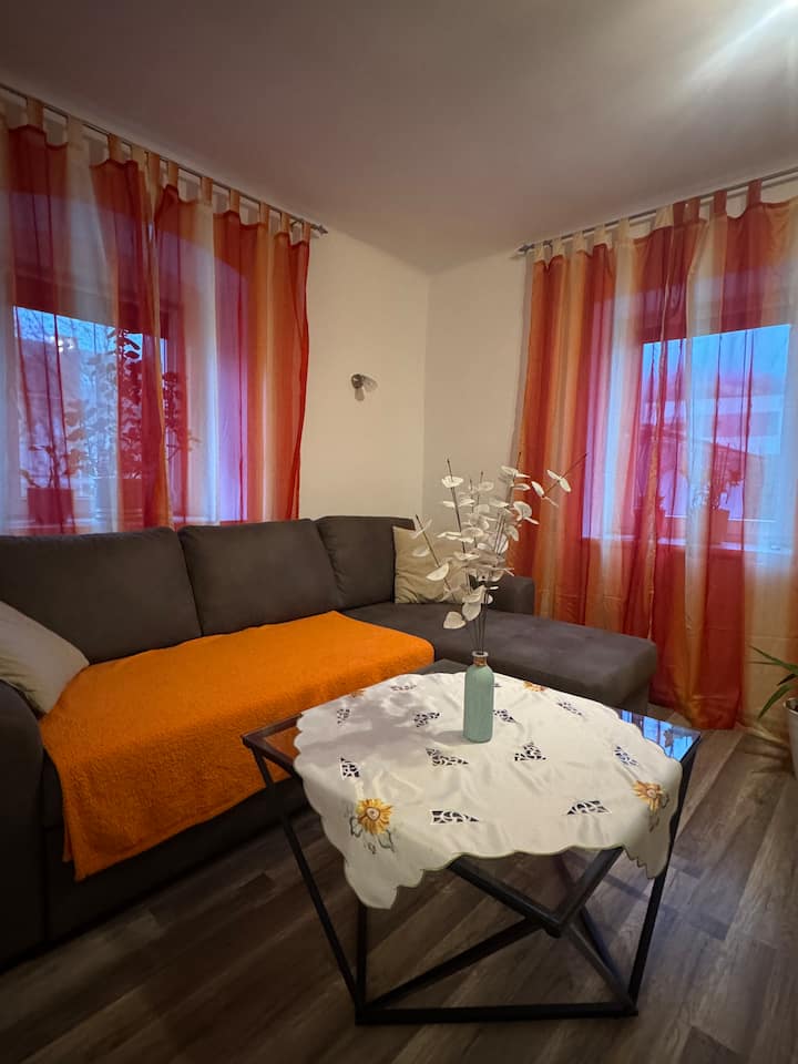 Kurzzeitwohnung/
Ferienwohnung Am Land - Hainfeld