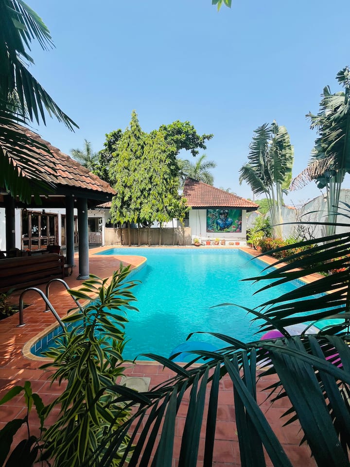 Pool Oasis Guest House In Labone - Accra