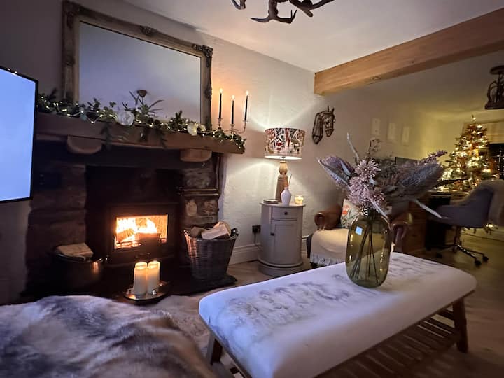 Rose Cottage, Cosy South Lake District Retreat - Ulverston