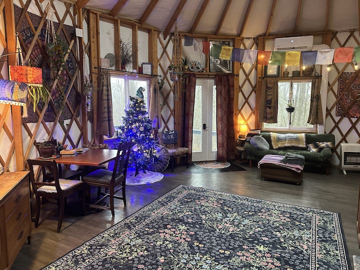 Boho Yurt Stay • Cozy & Unique - Athens, OH
