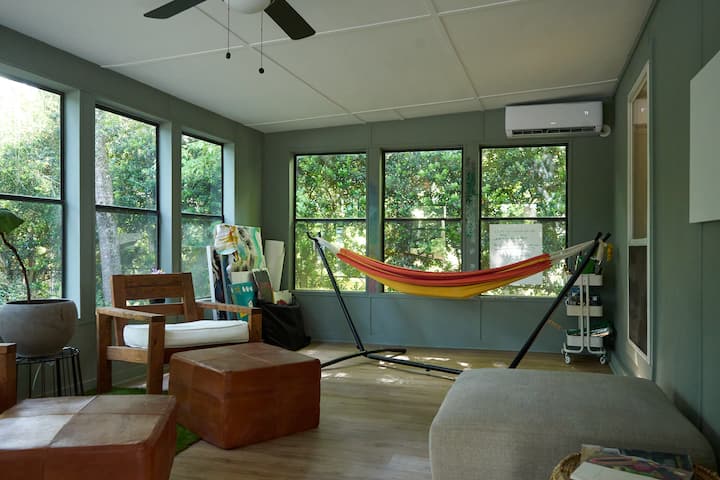 Wooded Lakeview Escape - Douglasville, GA