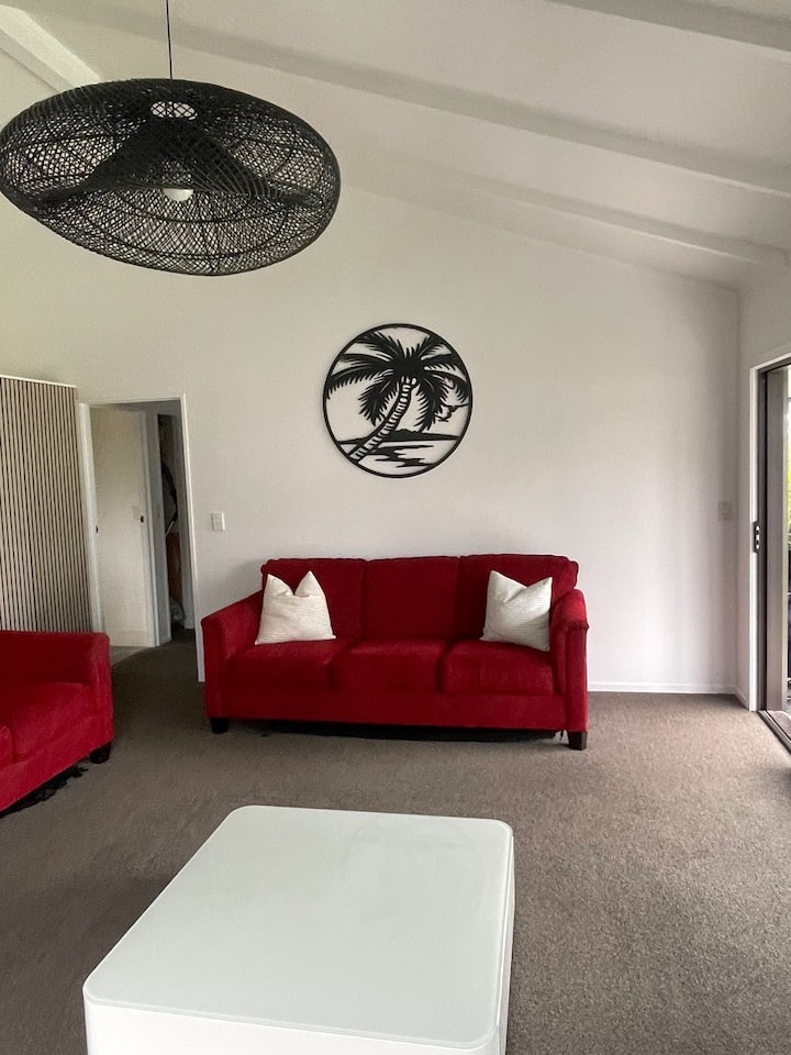 Family Bach For Holidays And Contractors - Whangamatā