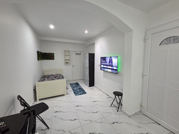 Studio Cosy/moderne Avec Clim - L'Isle-d'Abeau