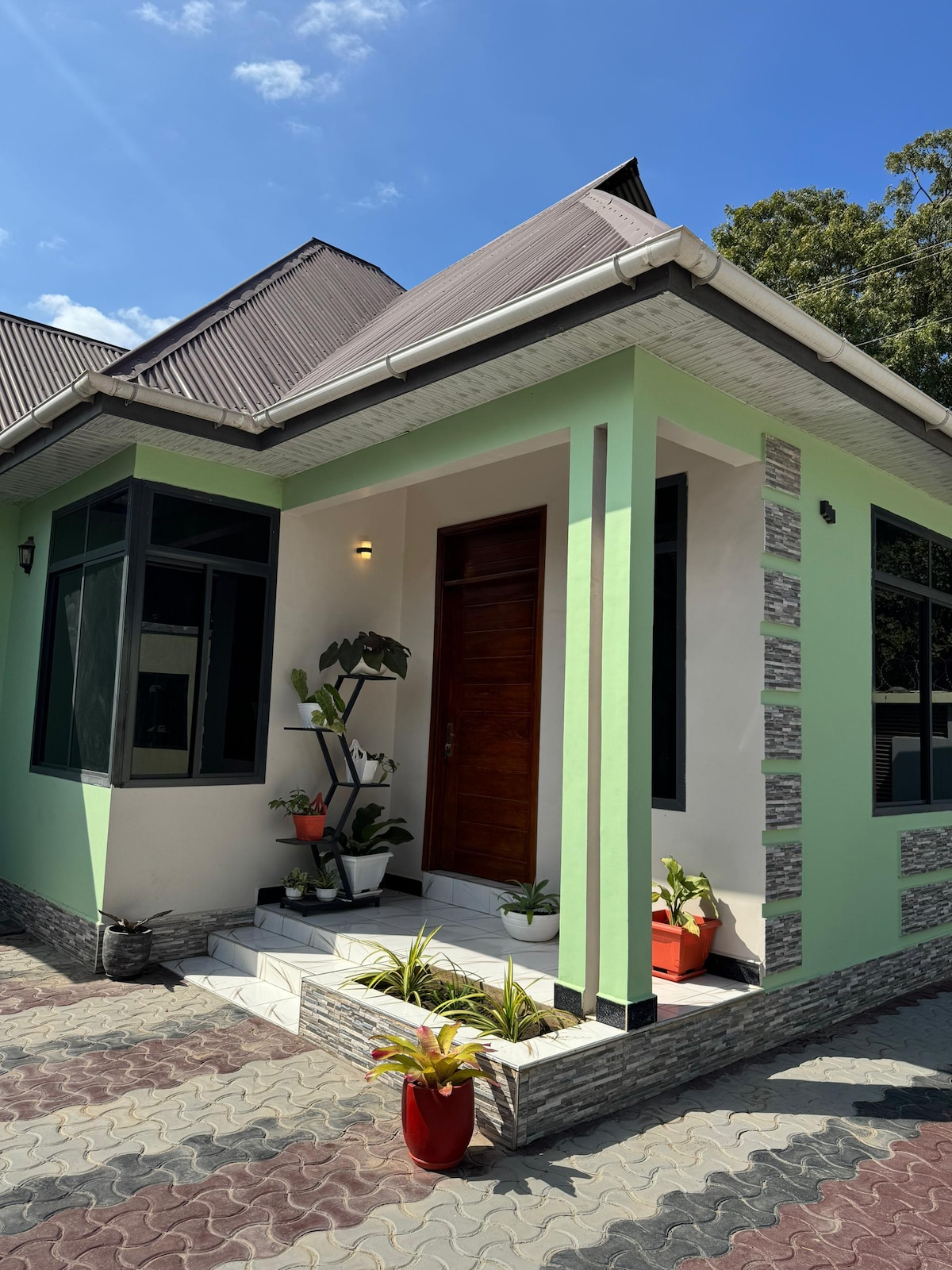 RedStarBnB Apartment 3 - Apartments for Rent in Dar es Salaam, Dar es ...