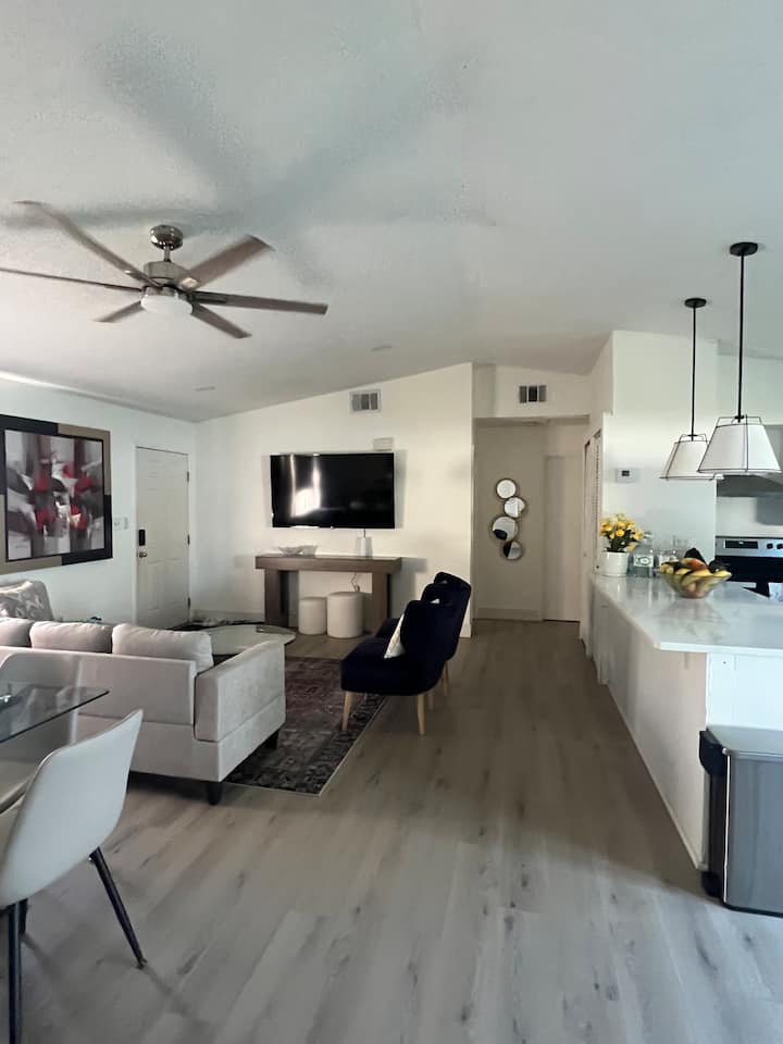 Relaxing And Modern New Home In Palm Bay. - Palm Bay