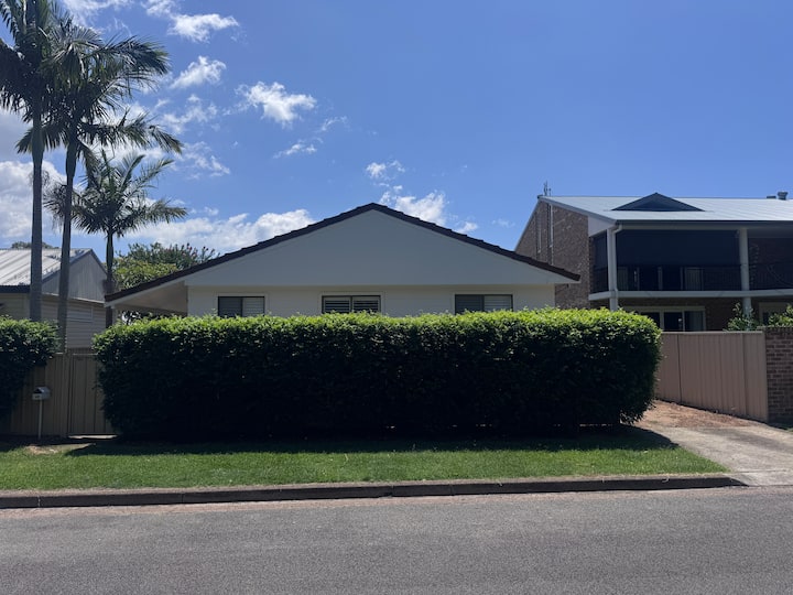 Pelican Family Escape - Home By The Lake - オーストラリア ベルモント