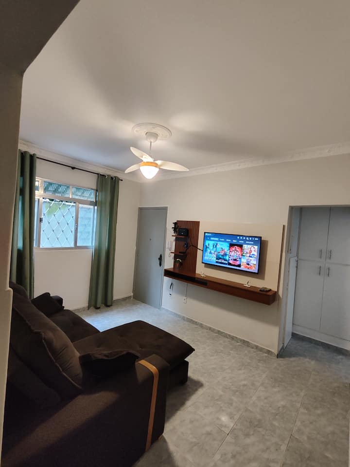 Apartamento Confortável No Embaré. - Santos, Brasil