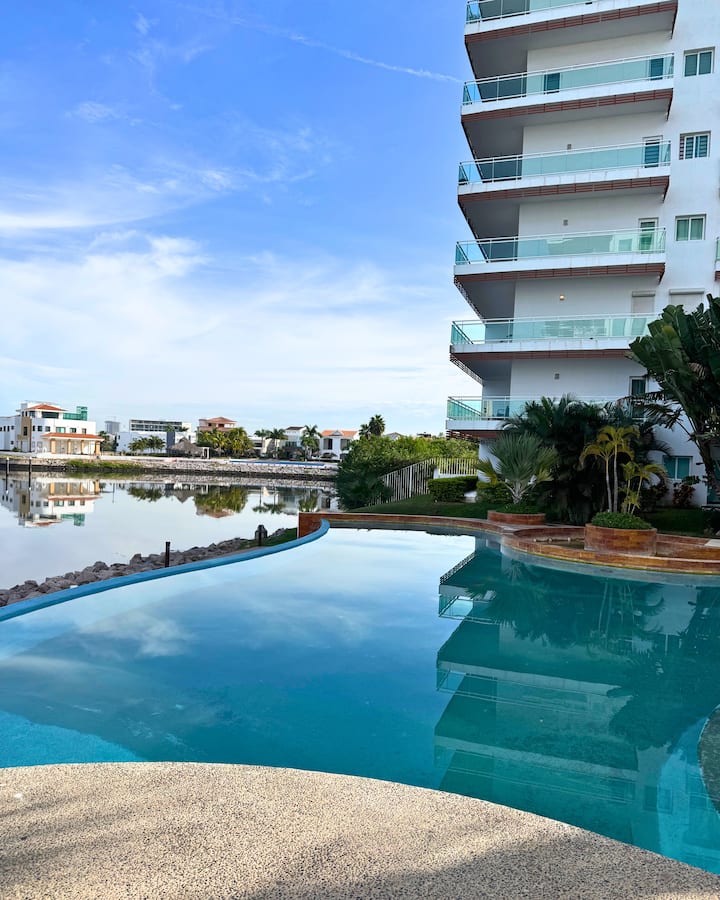 Pacifika Beachescape • Moderno, Amplio Y Con Vista - 馬薩特蘭