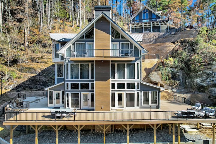 Spring On The Etowah! 5br, 4ba Riverfront Home - Dahlonega, GA