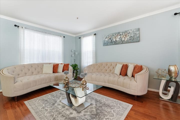 Spacious 3br Townhouse Near Downtown Dc - Arboretum, DC