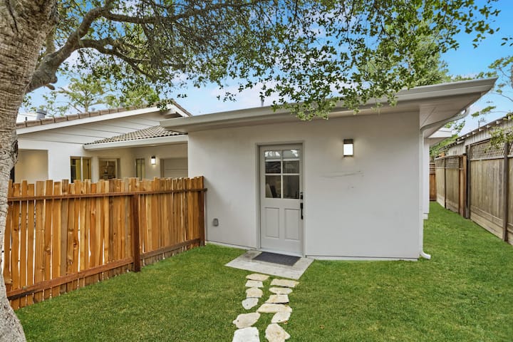 Newly Built, Beautifully Furnished 1-bedroom Adu - Monterey, CA