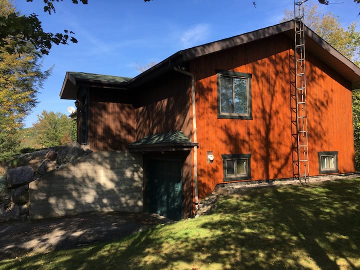 The Major Estate / Le Domaine Major - Hawkesbury