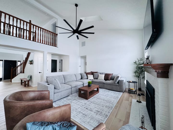 Home Plate Hideaway - Noblesville, IN