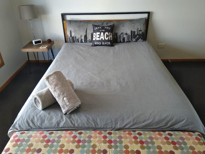 Tidy 3 Bedroom Beach Base-family And Dog Friendly - Penguin