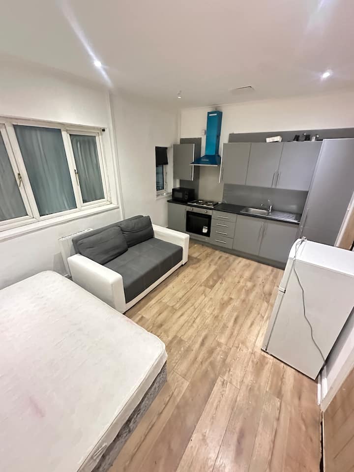 Nts Sleeps - Newport