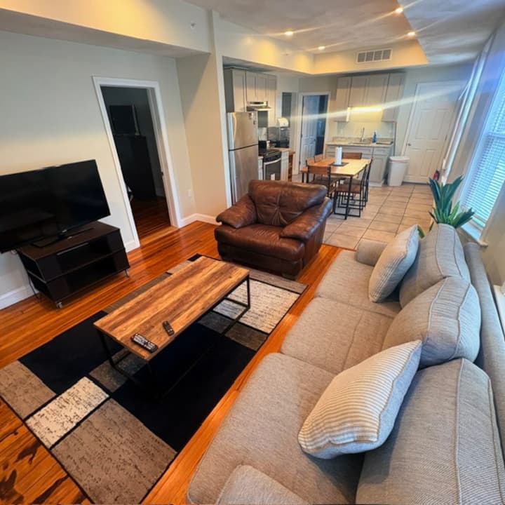 Modern Charming Convenient 3 Bedroom Apartment - Malden, MA