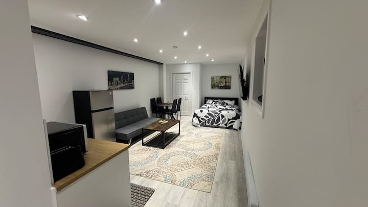 Modern Cottage With Access To Private Beach - Georgina