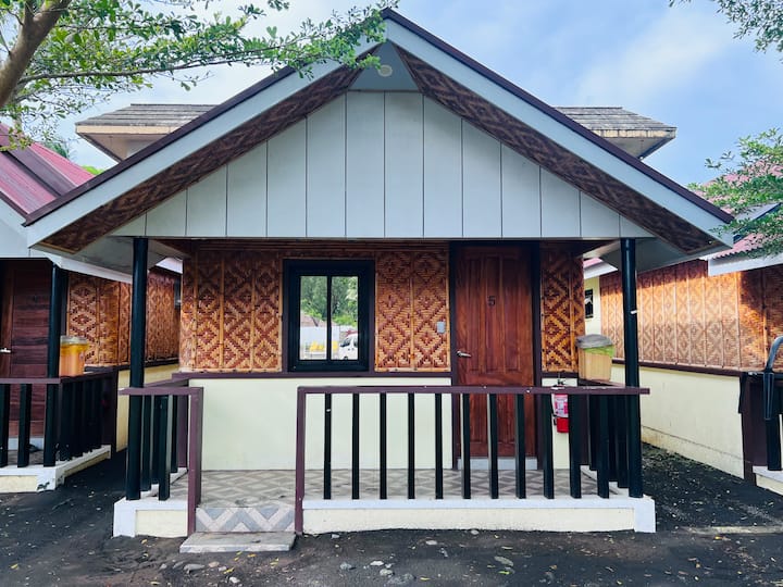 Reyes Beach Resort - Bacacay